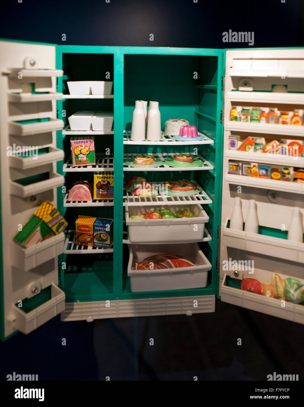 1950s refrigerator hi-res stock photography and images - Alamy