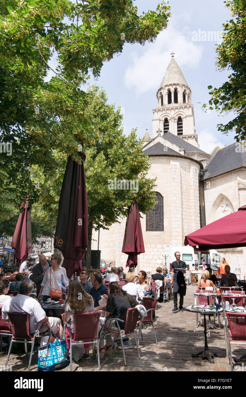 People sitting outside french cafe hi-res stock photography and images ...