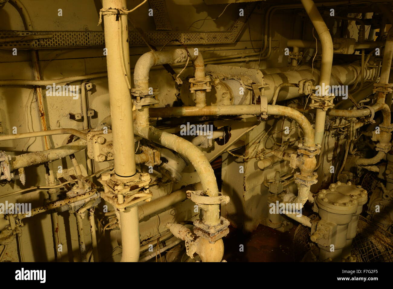 Engine room queen mary liner hi-res stock photography and images - Alamy