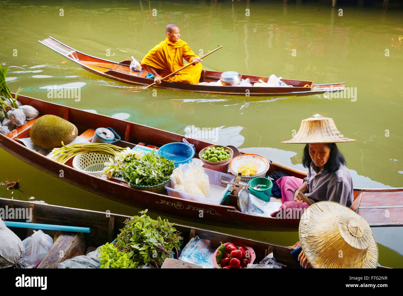 Bangkok Damnoen Saduak Floating Market, Bangkok, Thailand Stock Photo ...