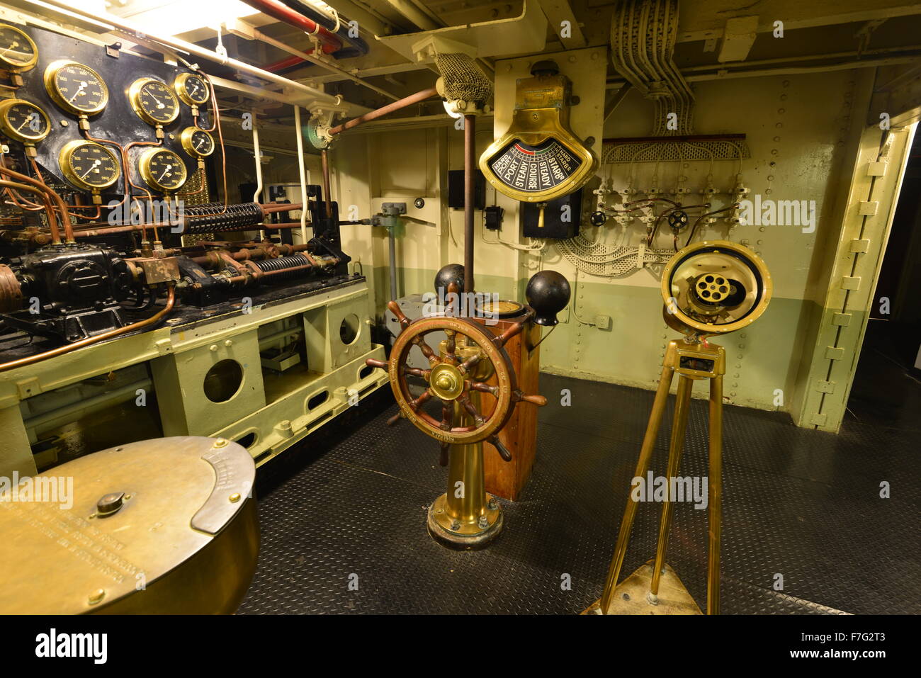 Engine room queen mary liner hi-res stock photography and images - Alamy