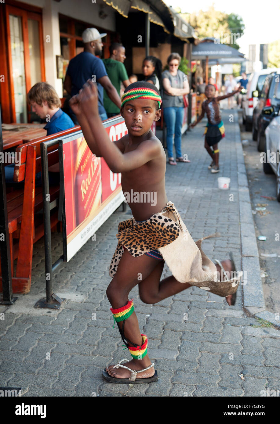 Zulu dance hi-res stock photography and images - Alamy