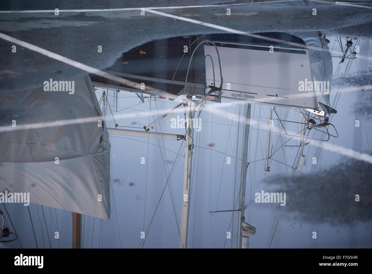 Puddle ship hi-res stock photography and images - Alamy