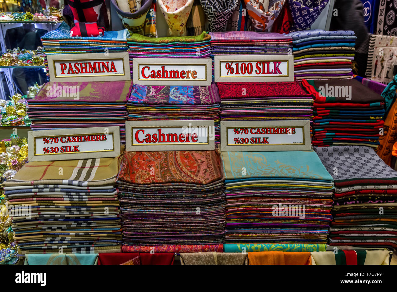 Cloth stall hi-res stock photography and images - Alamy