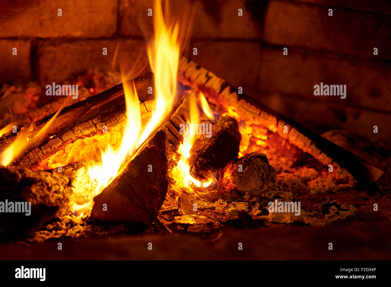 Burning flame fire in fireplace. Warm and comfortable Stock Photo - Alamy