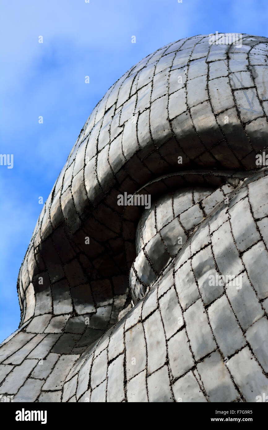 Metal sculpture face hi-res stock photography and images - Alamy