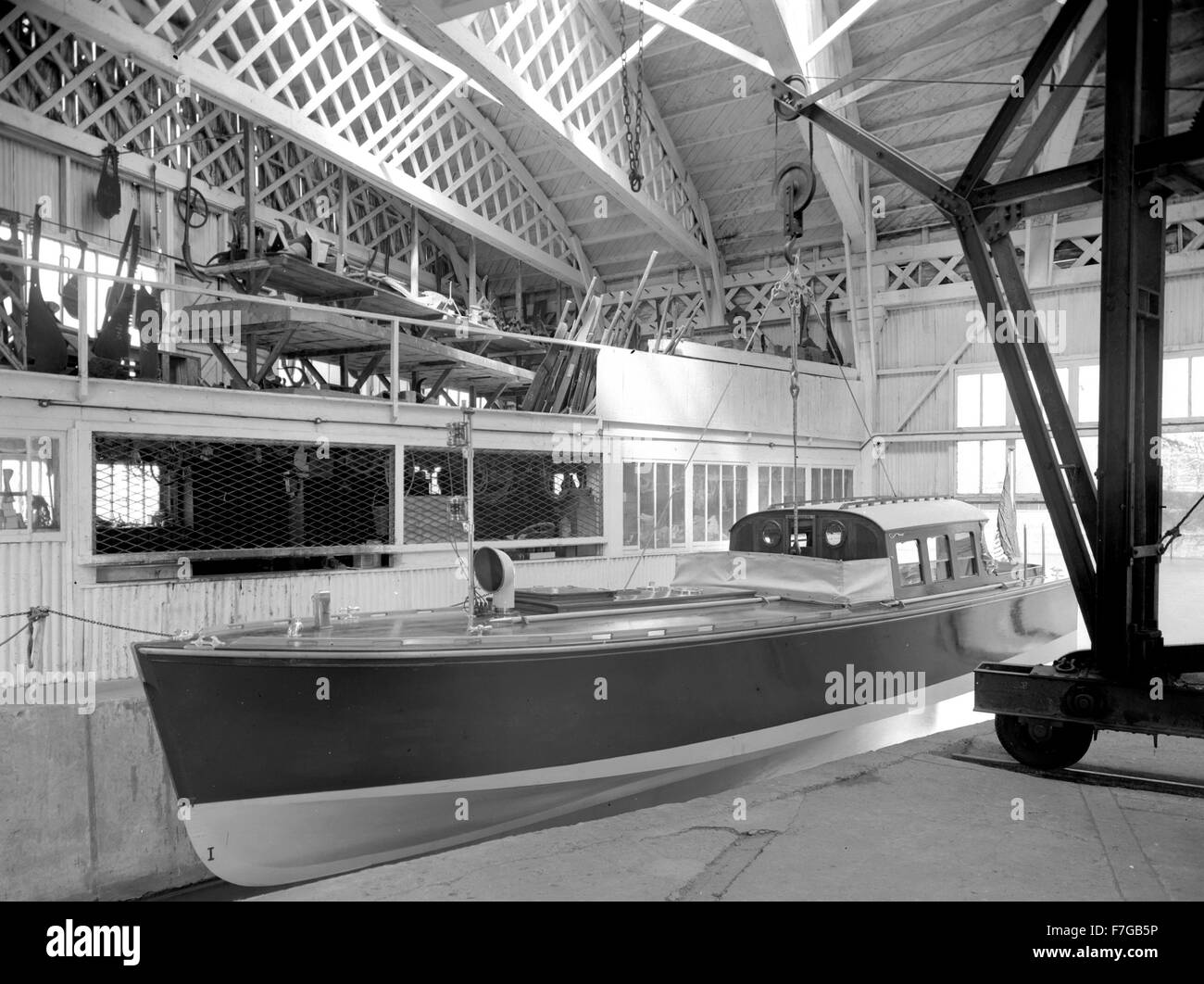 Ford in the river thames hi-res stock photography and images - Alamy