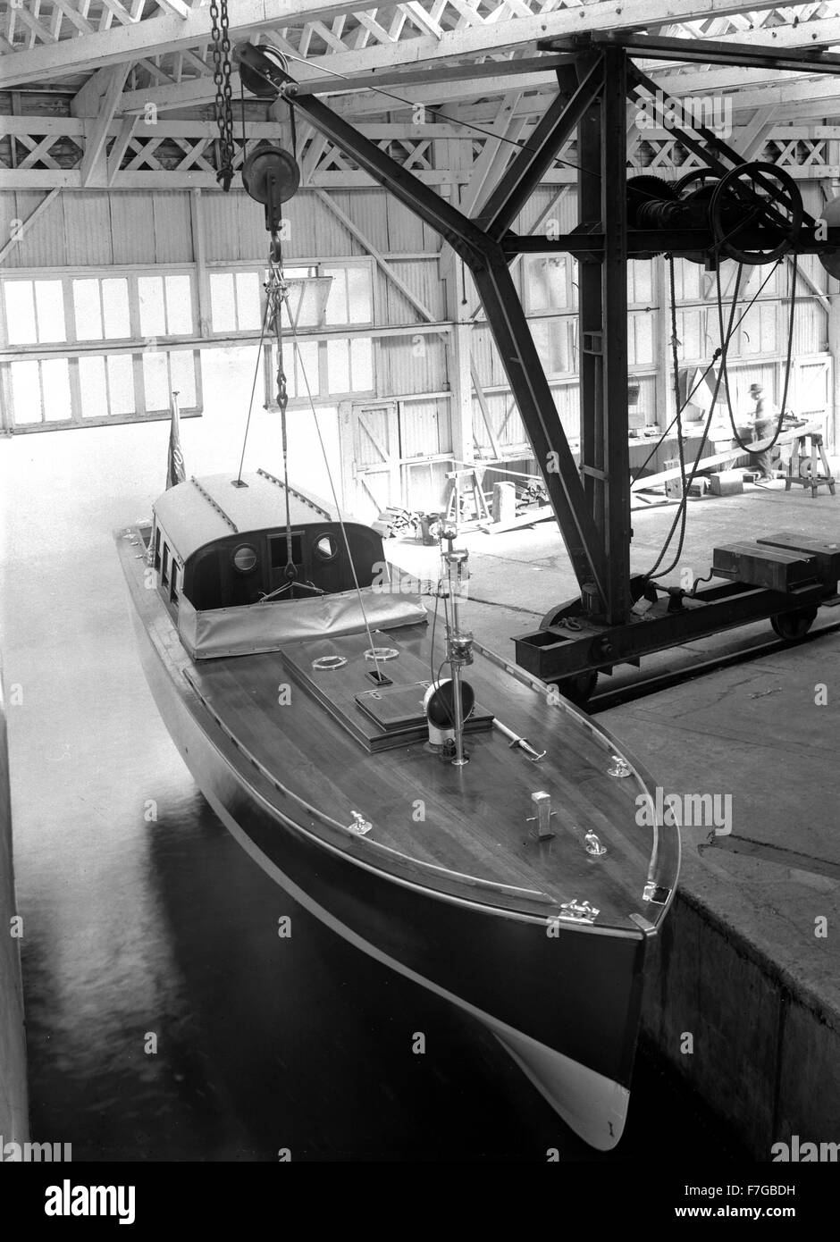 AJAXNETPHOTO. c1901. PLATTS EYOT, RIVER THAMES, ENGLAND. - BOATHOUSE ...