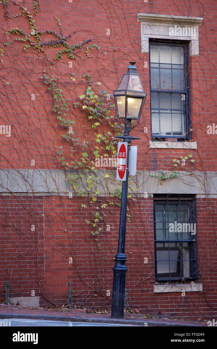 Autumn in the historic neighborhood of Beacon Hill, Boston ...