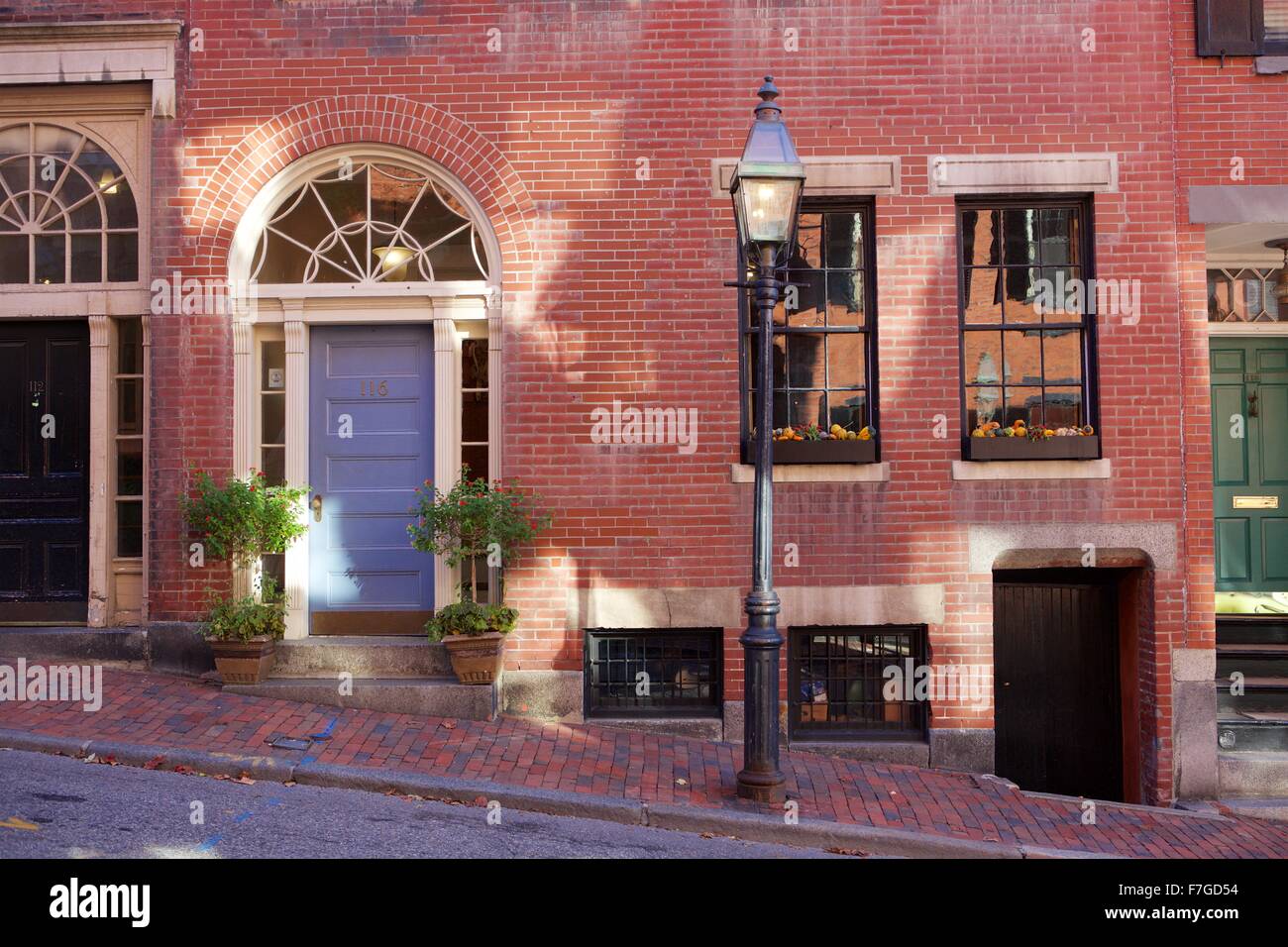 Autumn in the historic neighborhood of Beacon Hill, Boston ...