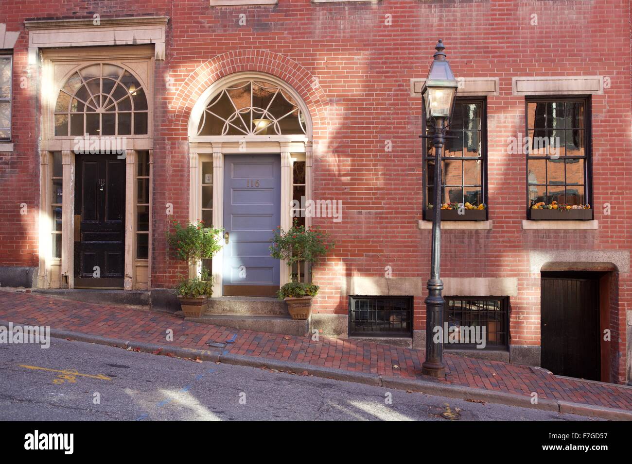Autumn in the historic neighborhood of Beacon Hill, Boston ...