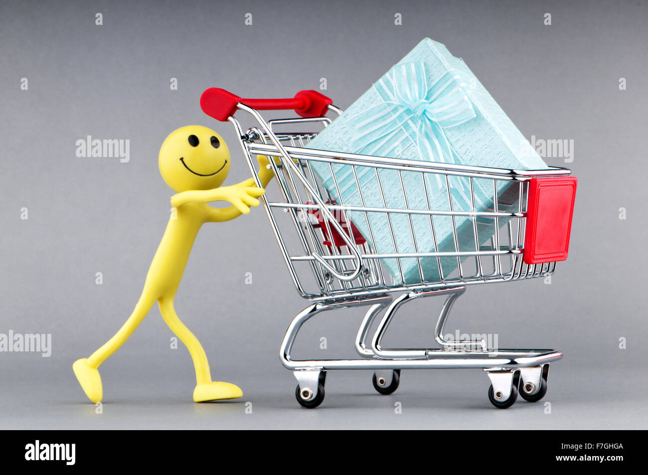 Family shopping shop cut out hi-res stock photography and images - Alamy