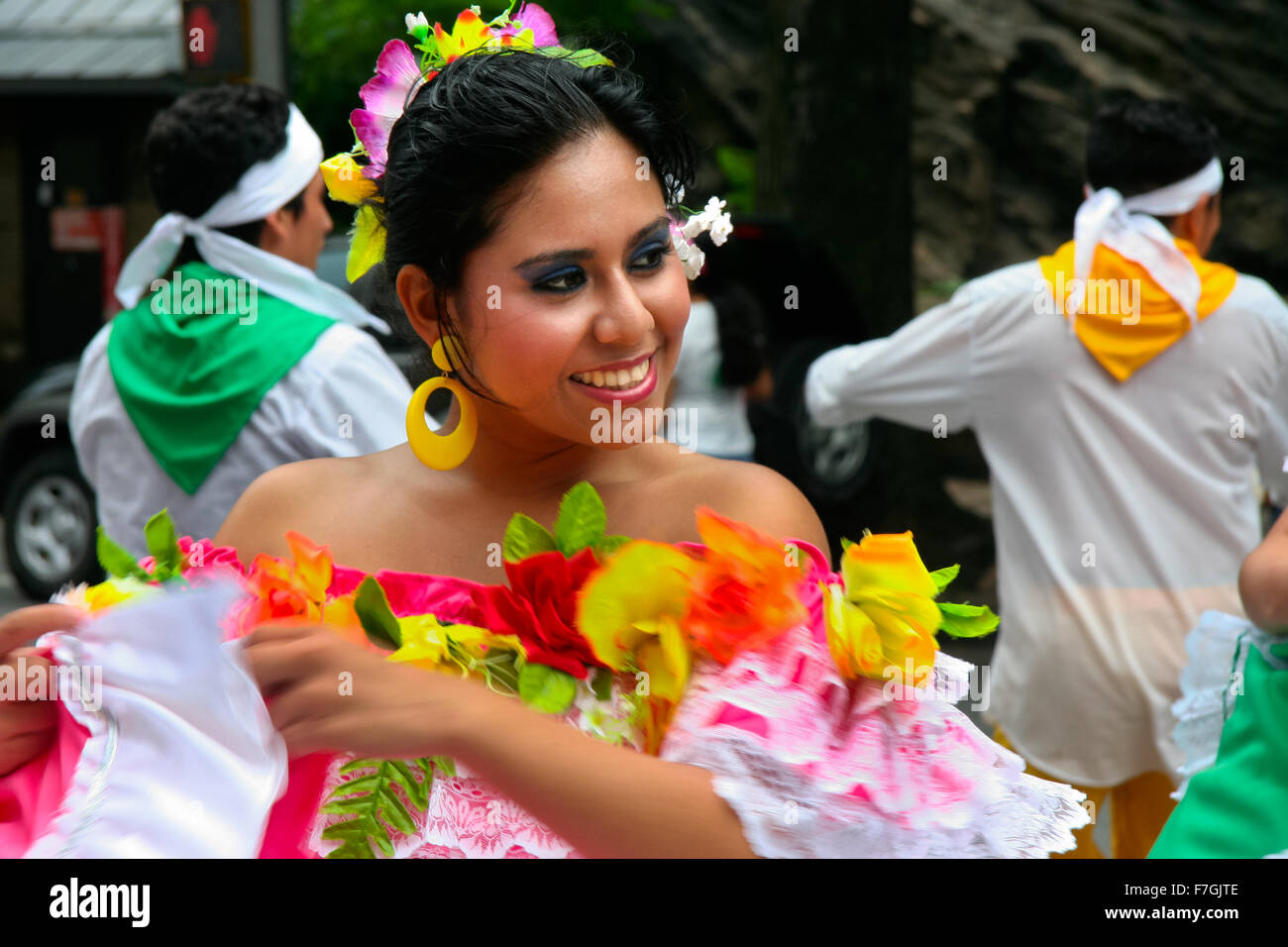 Dances for tolerance hi-res stock photography and images - Alamy