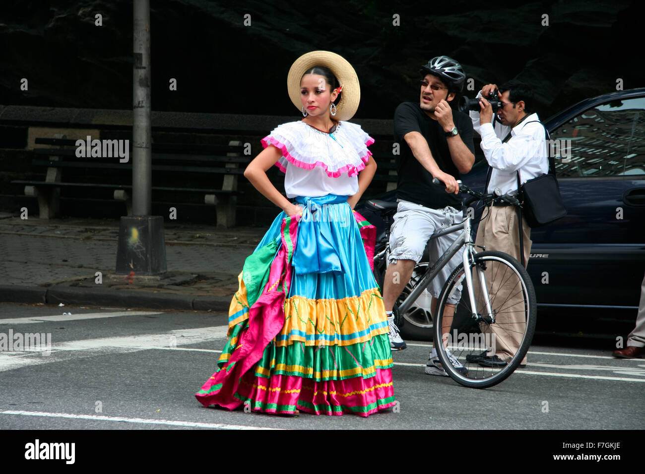 NEW YORK - JUN 22: Natives latin people participant in a dance parade ...