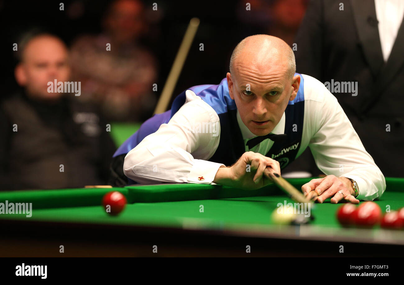 York. 30th Nov, 2015. Peter Ebdon of England competes against his ...