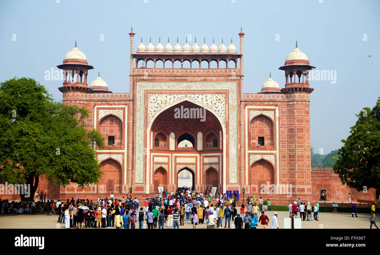 Taj mahal entrance gate hi-res stock photography and images - Alamy