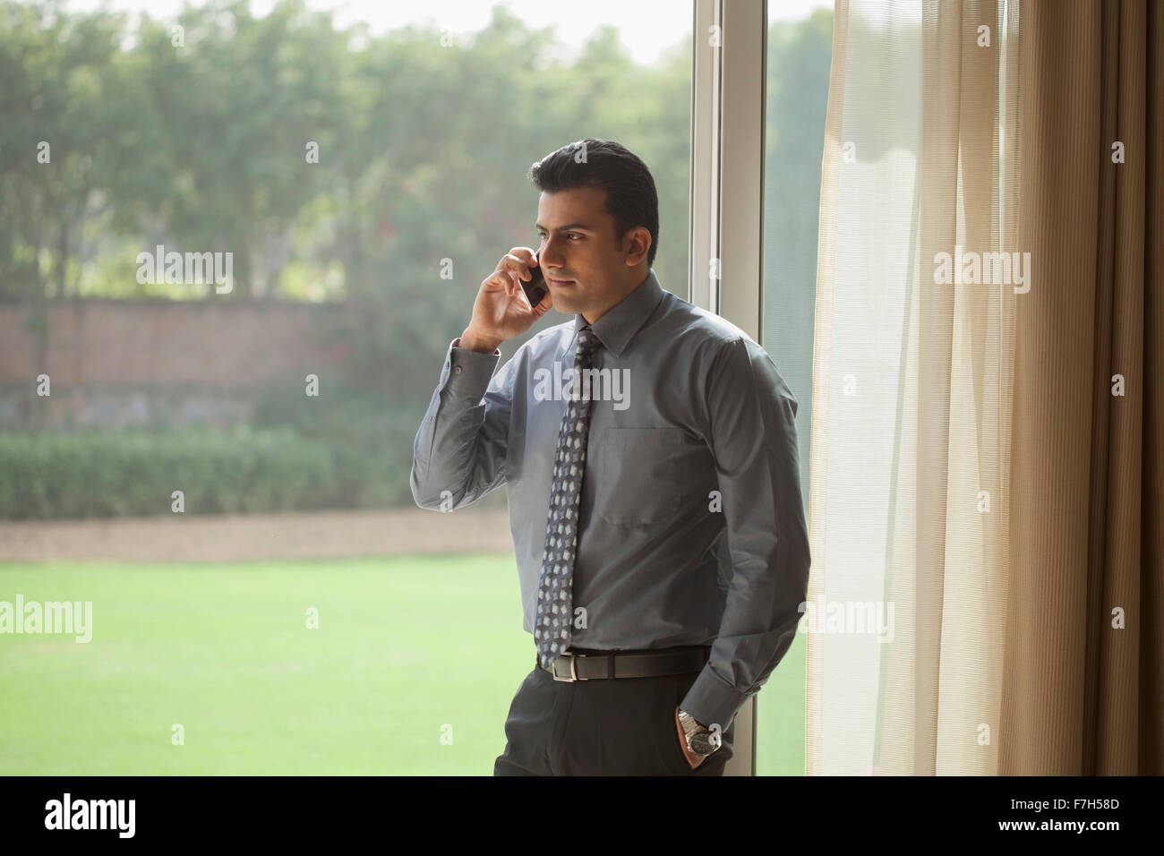 Mobile technology india hi-res stock photography and images - Alamy