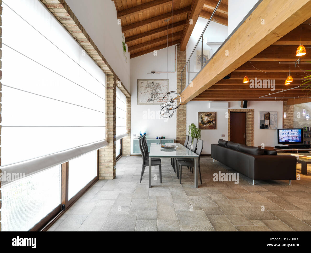 Contemporary mezzanine living room hi-res stock photography and images ...