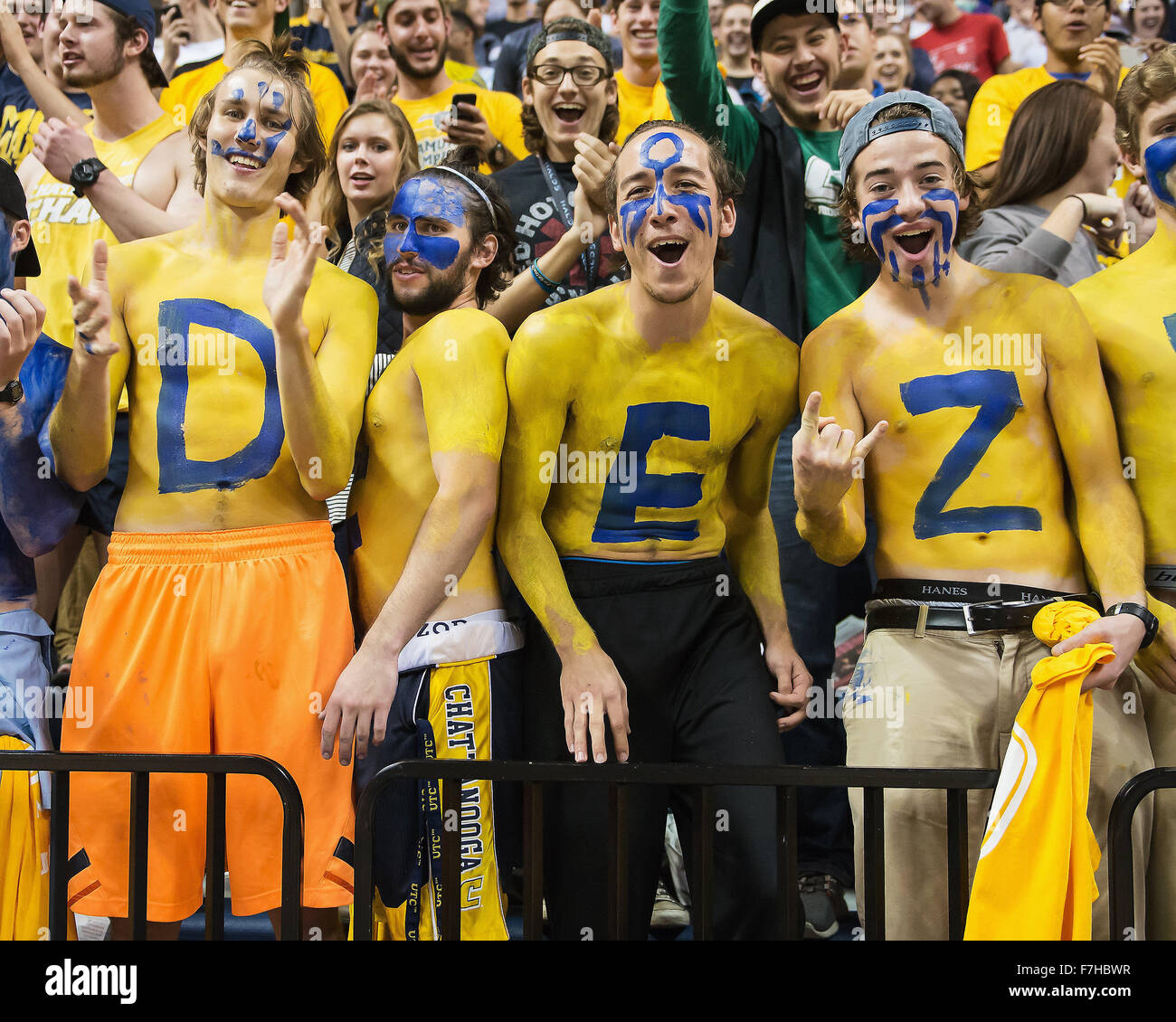 Chattanooga, Tennessee, USA. 30th Nov, 2015. UTC students cheer on the ...