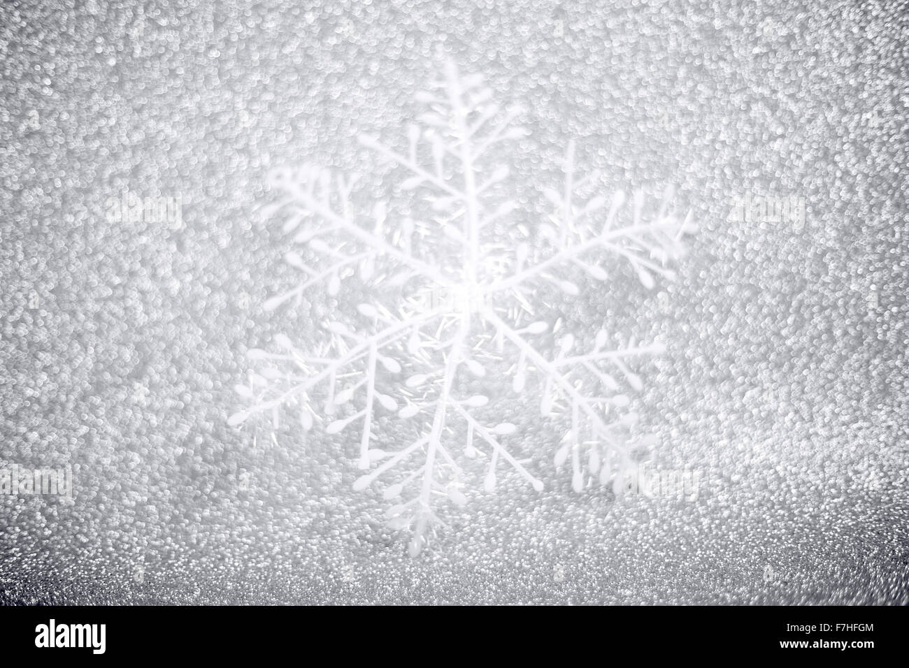 Silver snowflake hi-res stock photography and images - Alamy