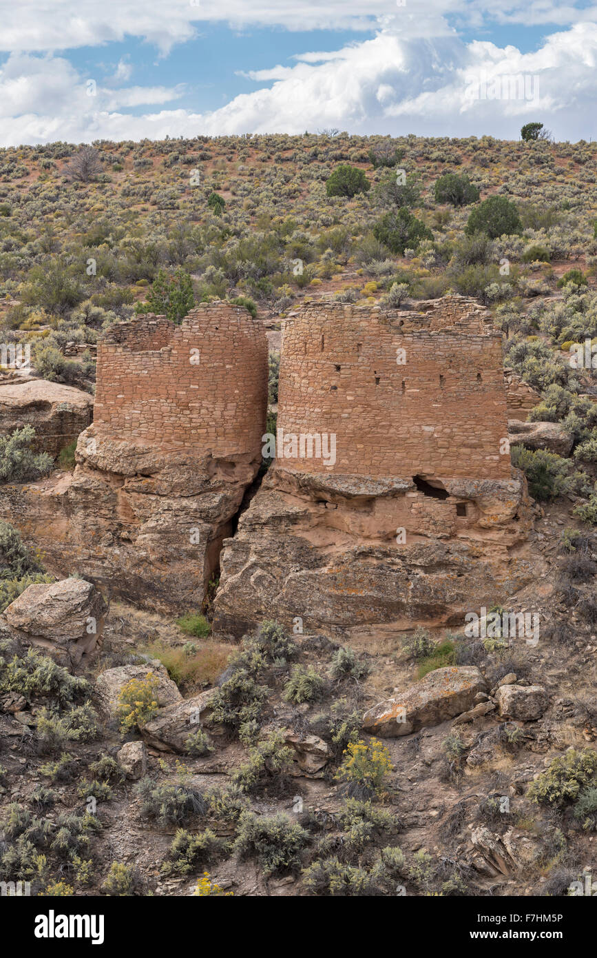 Native american structures hi-res stock photography and images - Alamy