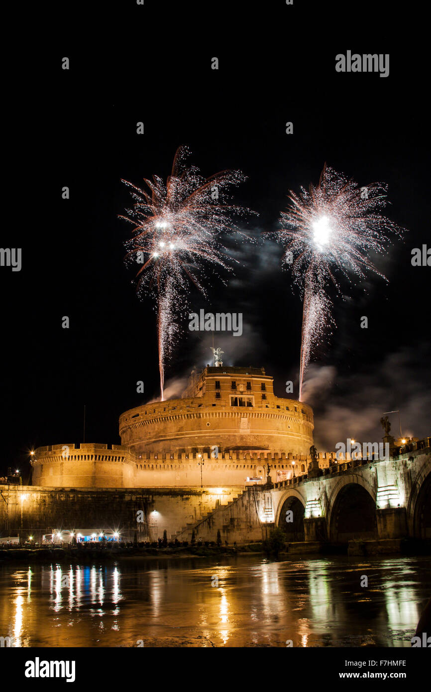 Fireworks fired from Castel Sant' Angelo in Rome, Italy, during the ...