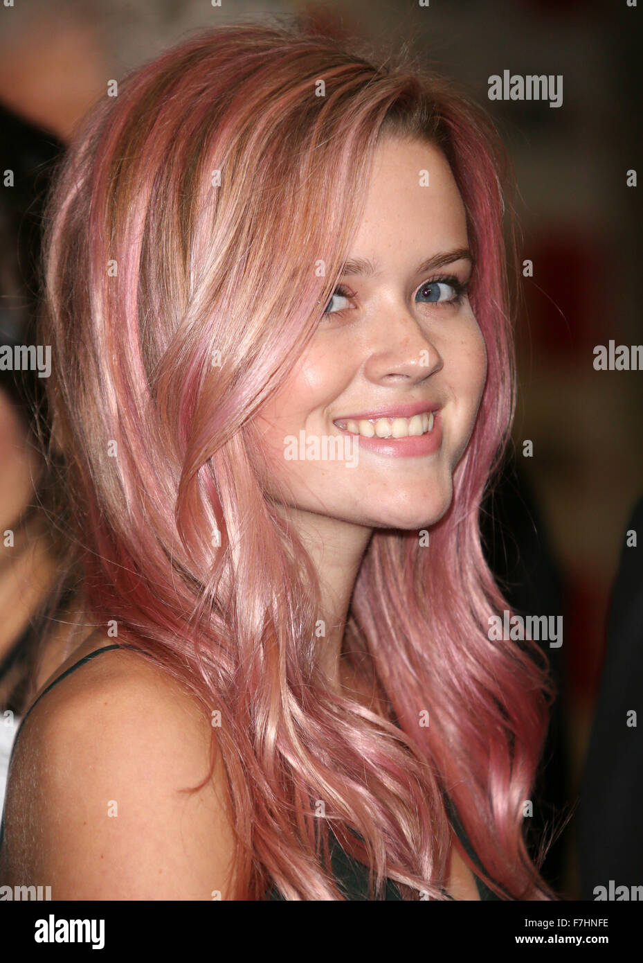 29th American Cinematheque Award honoring Reese Witherspoon - Arrivals ...