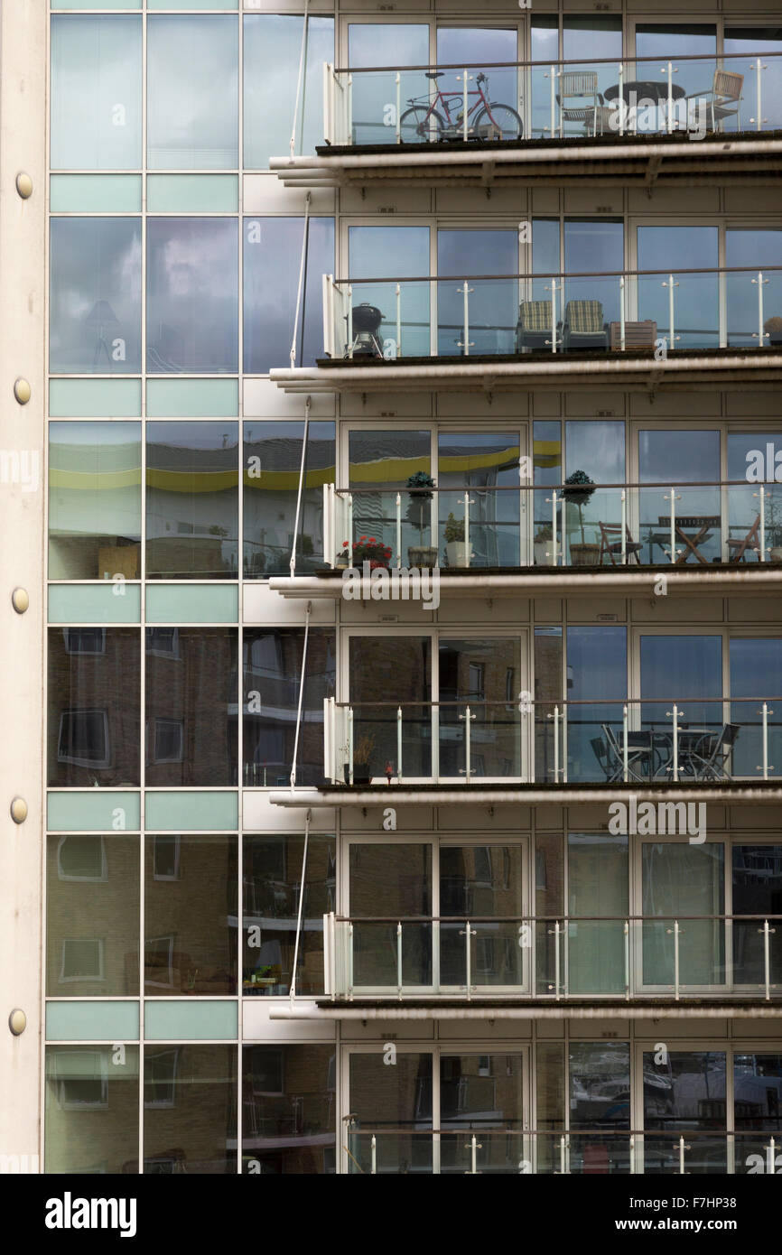 Flats london hi-res stock photography and images - Alamy