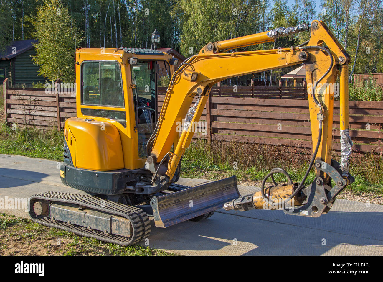 Crawler excavator hi-res stock photography and images - Alamy