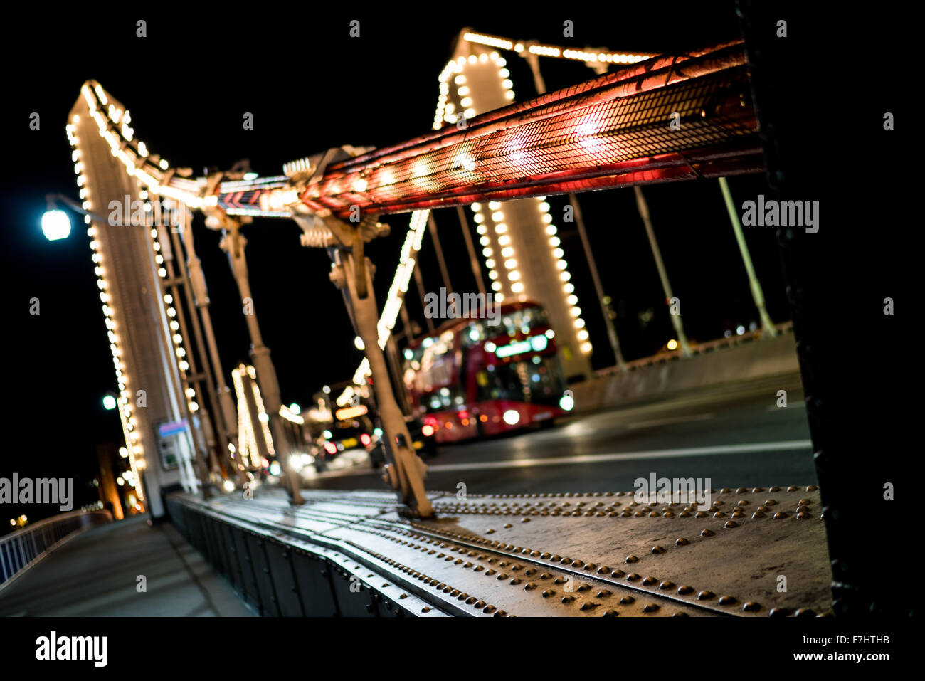 Chelsea bridge at night hi-res stock photography and images - Alamy