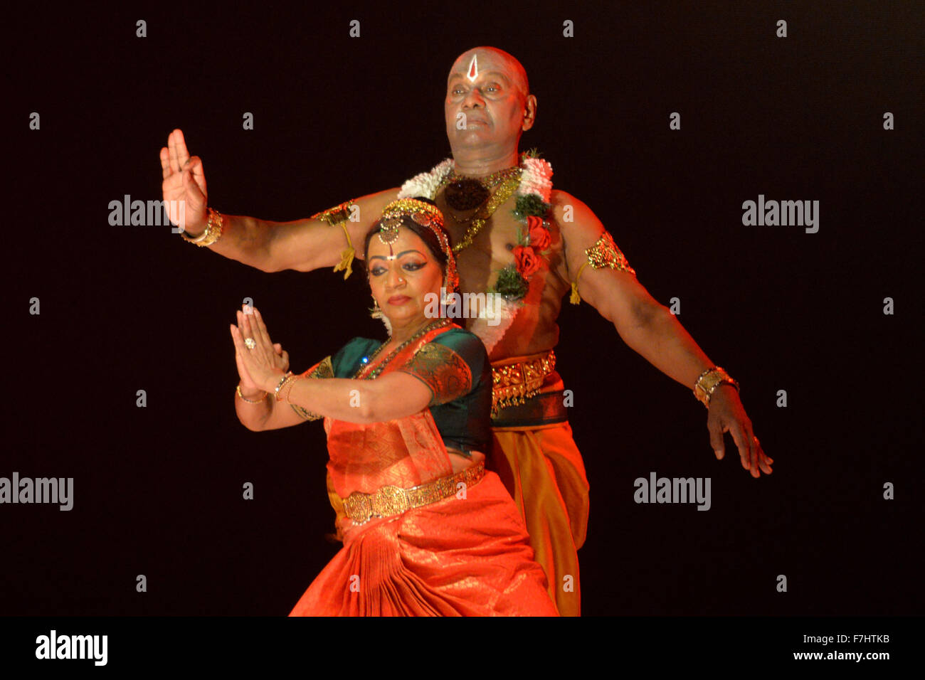 Dhaka, Bangladesh. 1st December, 2015. Indian artists Guru Raja and his ...