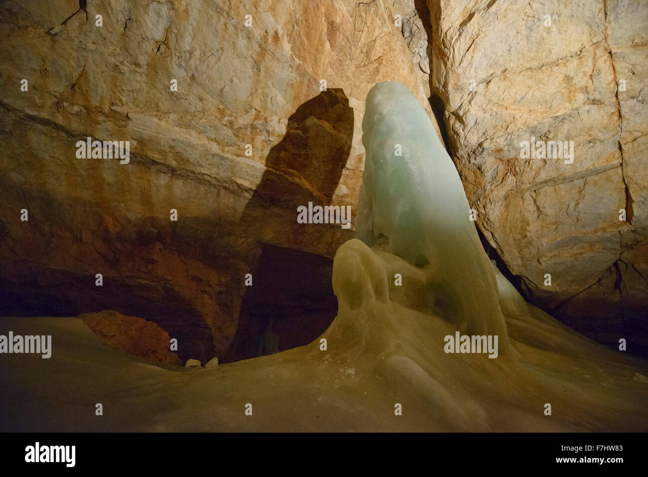 The Dachstein Ice cave in Obertraunen, Salzkammergut, Austria Stock ...