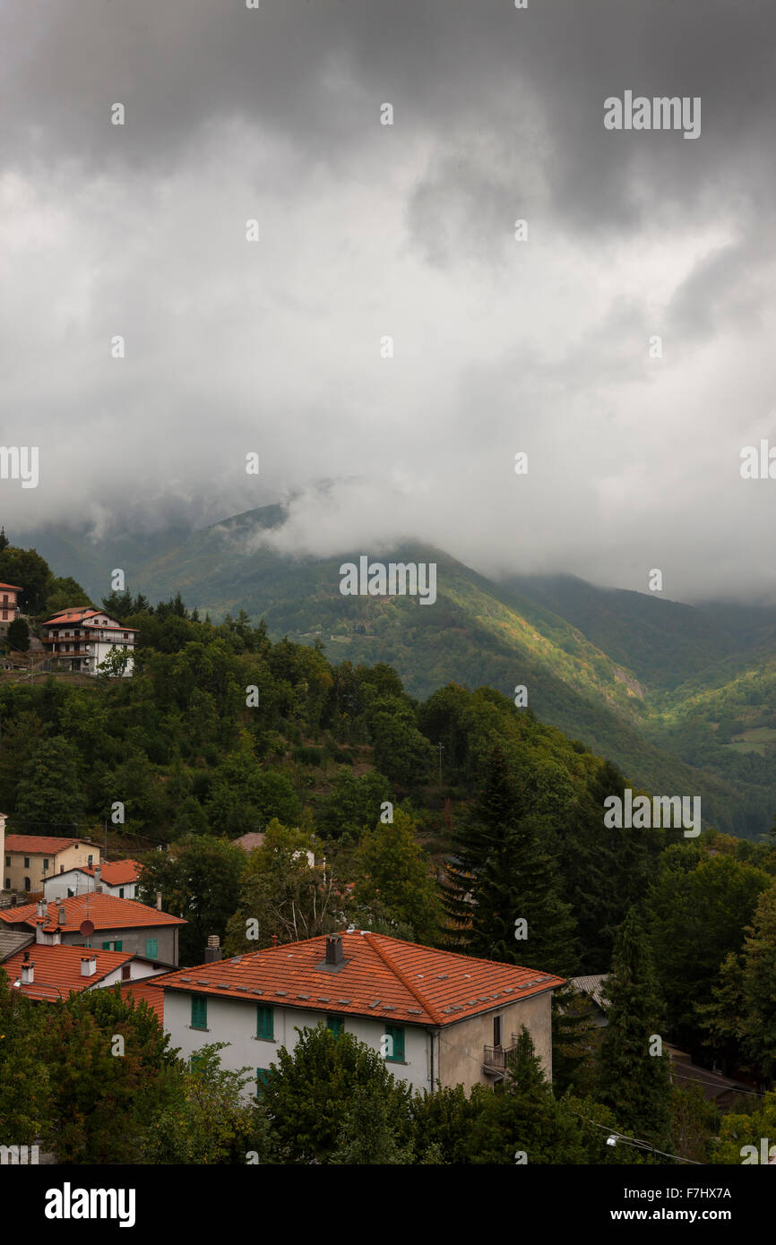 Mt Rotondo in the Abetone ski resort shrouded in clouds. Italy Stock ...