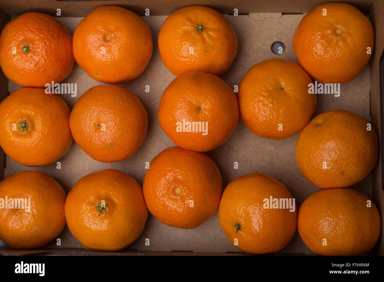 Box of Spanish clementines Stock Photo - Alamy