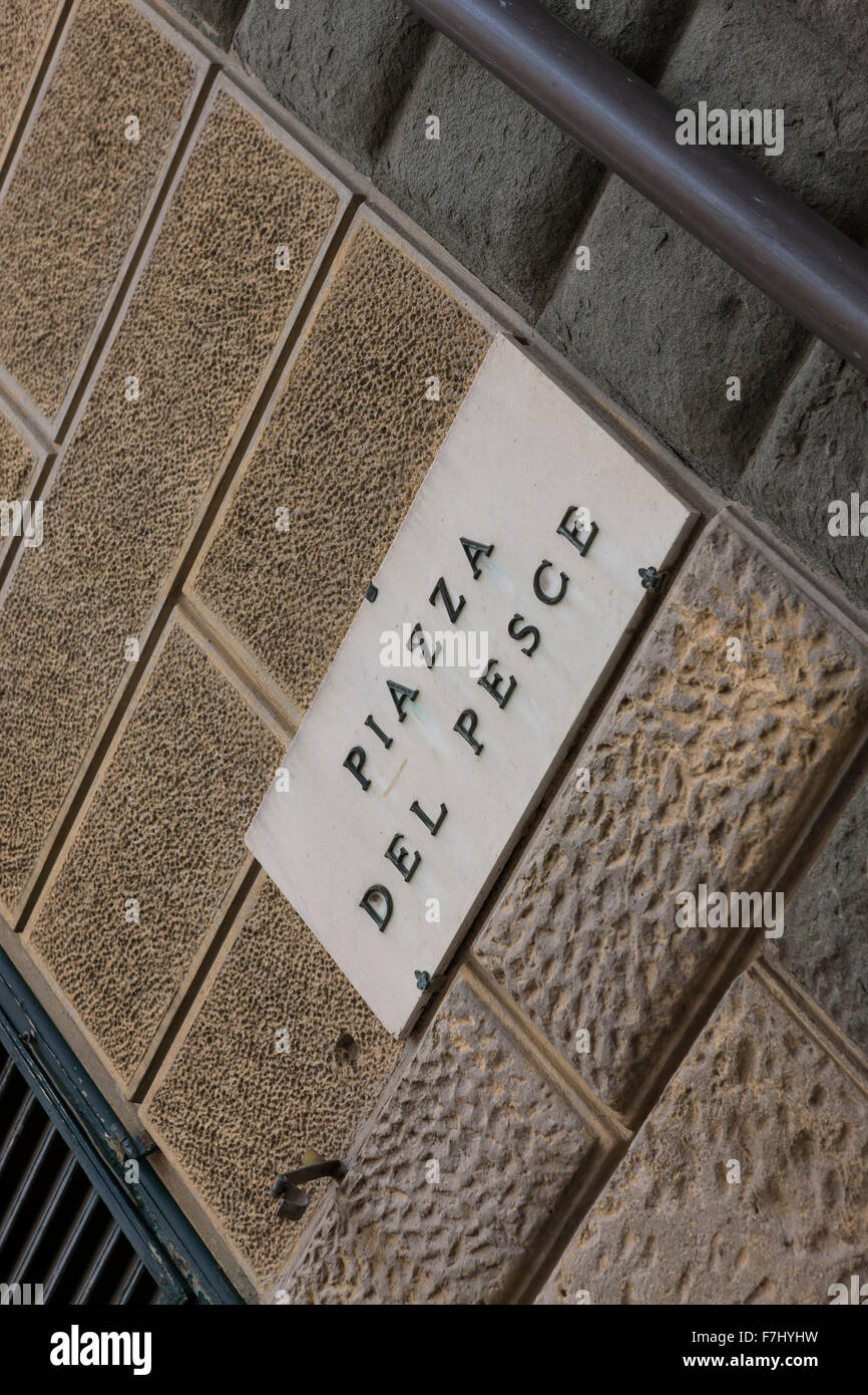Piazza sign, Florence Stock Photo - Alamy
