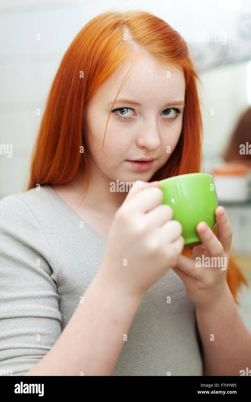 Red headed teen girl hi-res stock photography and images - Alamy