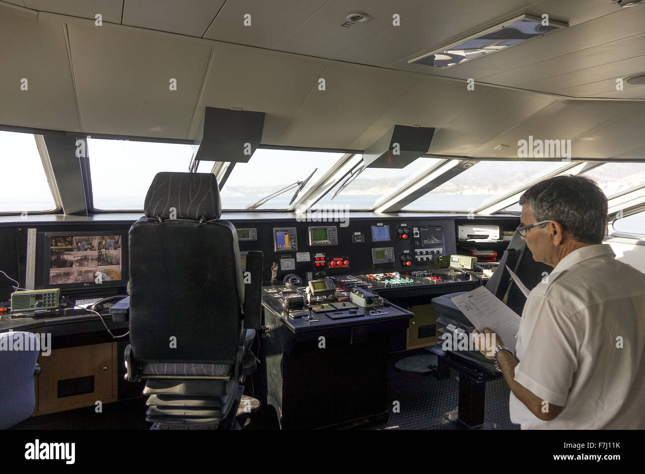 Ship And Helm Stock Photos & Ship And Helm Stock Images - Alamy