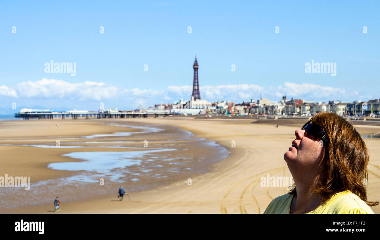 Blackpool beach waterfront hi-res stock photography and images - Alamy