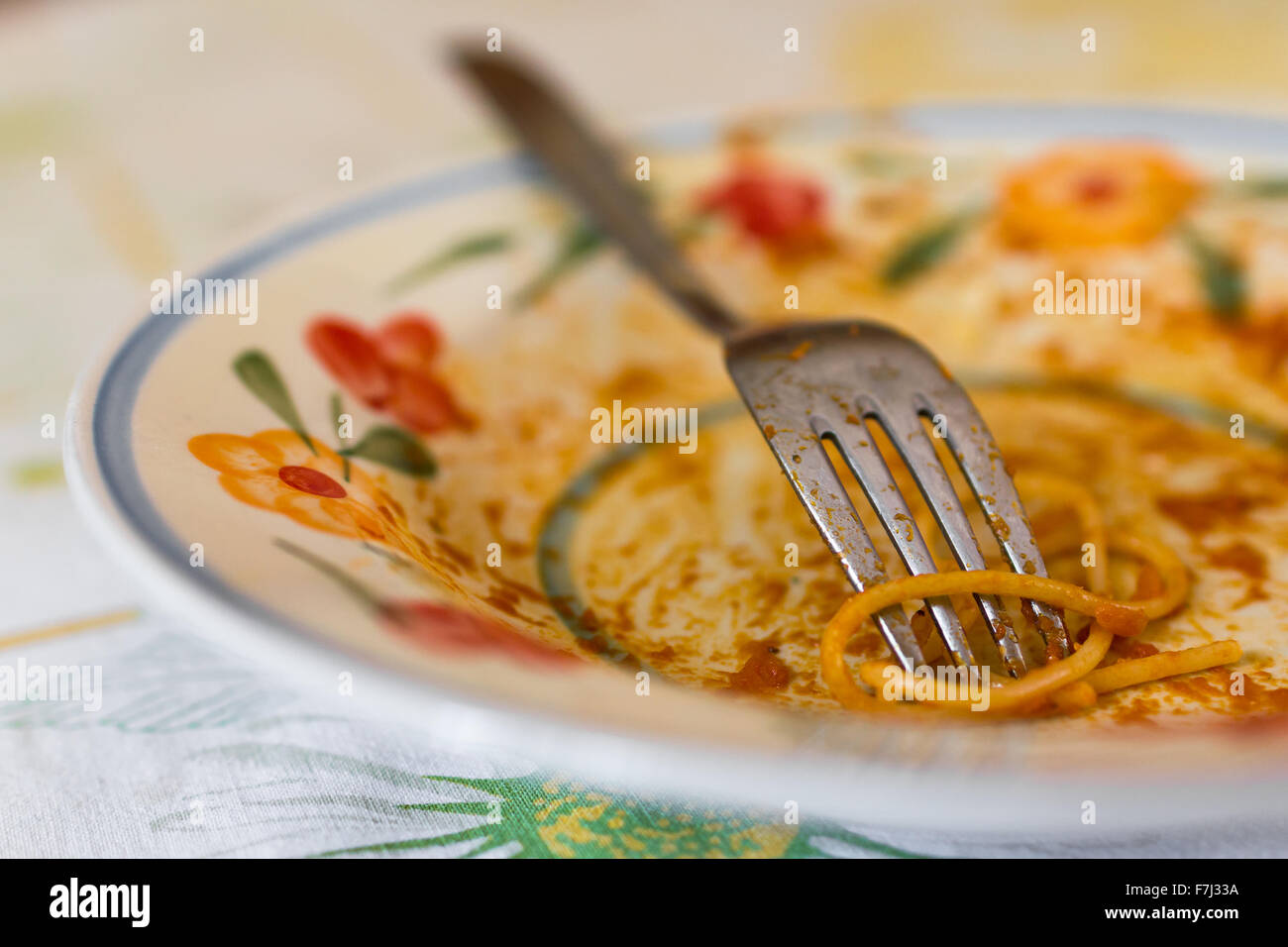 Empty spaghetti plate hi-res stock photography and images - Alamy