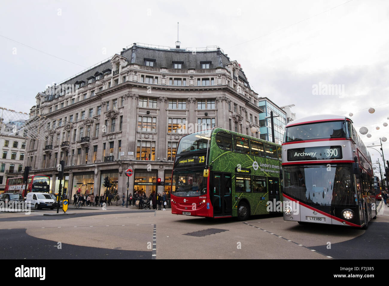 Buses driving through Oxford Circus in London, England, UK Stock Photo ...