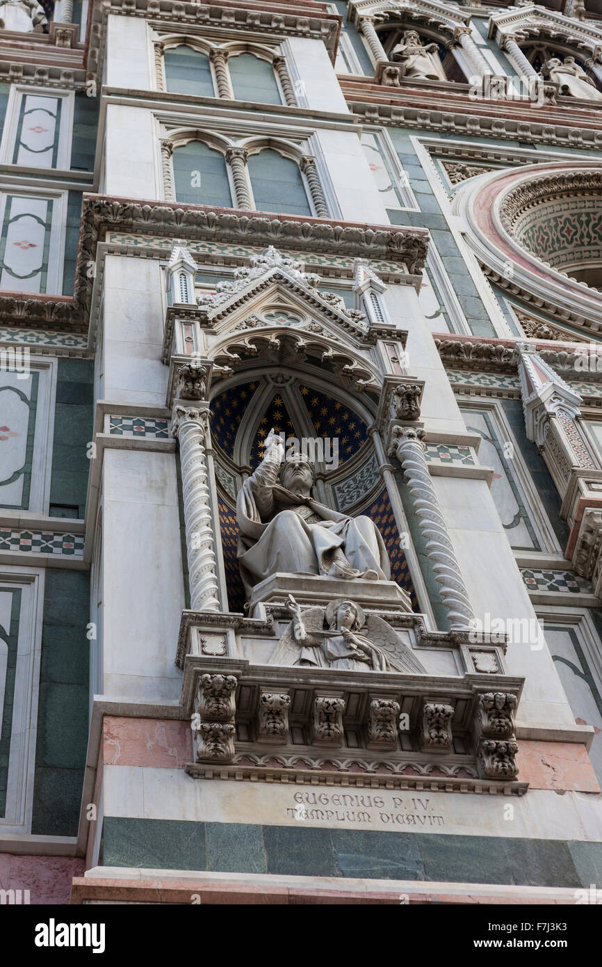 Statue of Pope Eugene IV on the facade of the Duomo of Florence ...