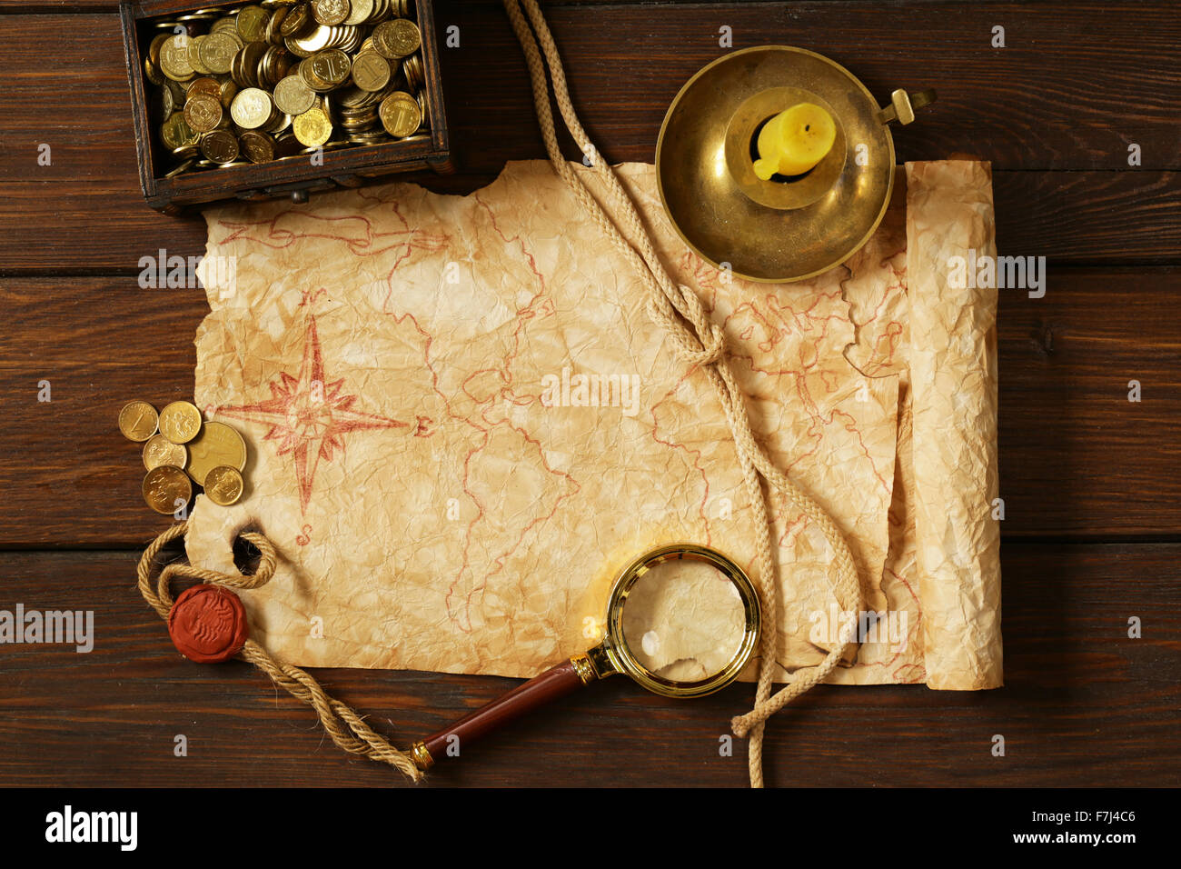 Vintage map and accessories for the treasure hunt and travel Stock ...