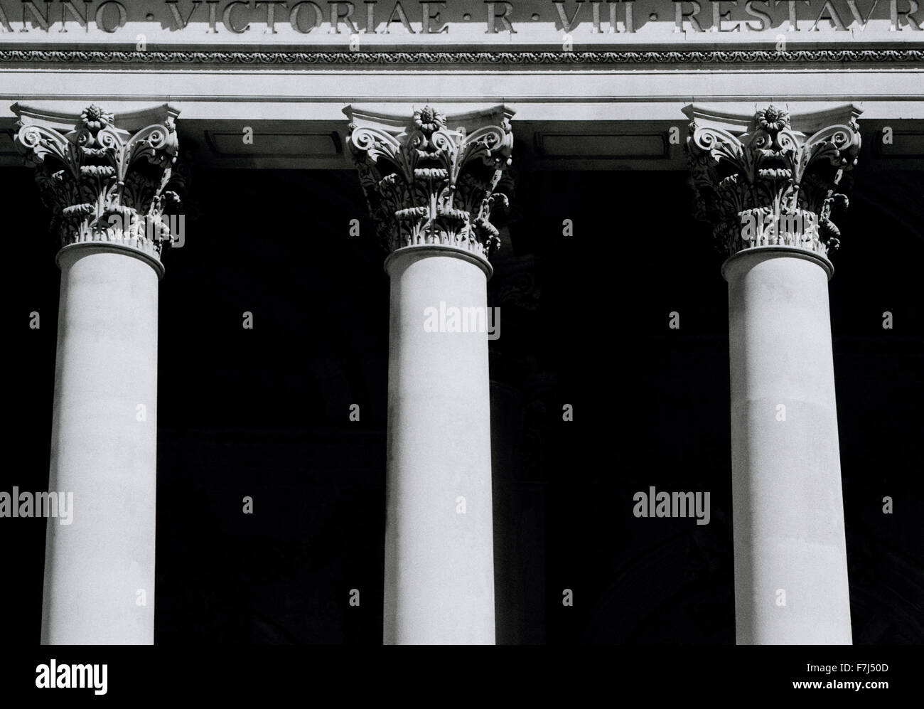 Corinthian columns of The Royal Exchange in the City of London in the ...