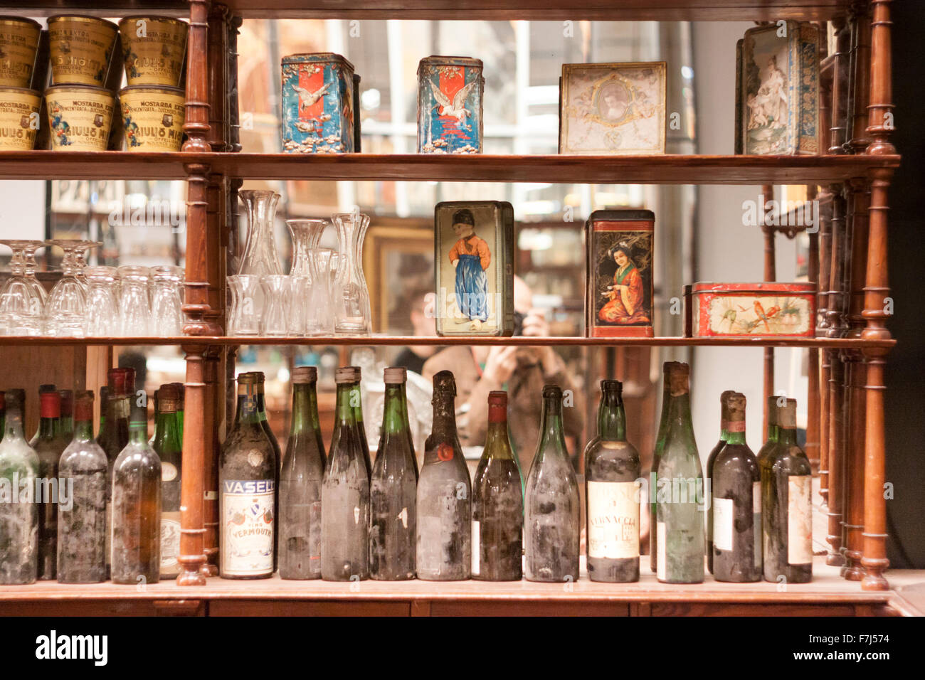 Old fashioned italian bar. Milano, Lombardy. Italy Stock Photo - Alamy