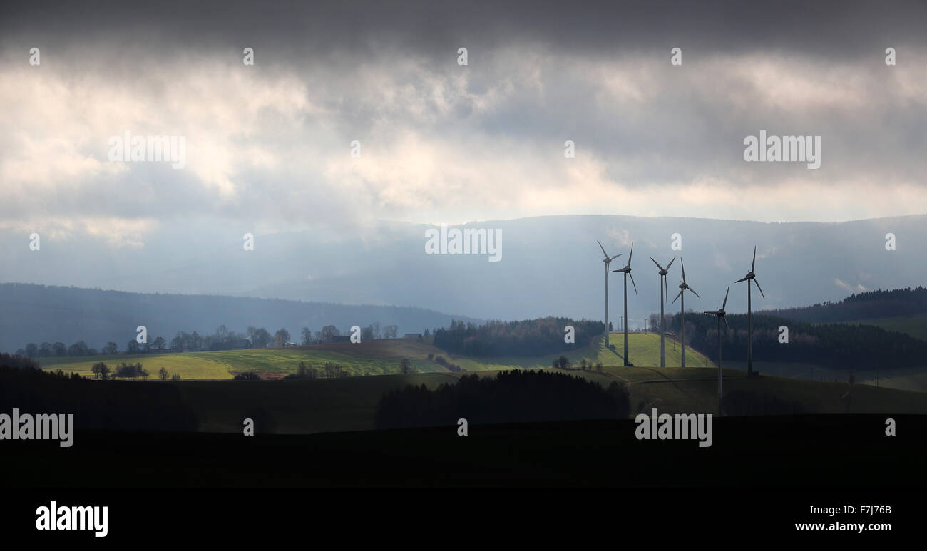 Sayda, Germany. 1st Dec, 2015. The sun shines through holes in the ...