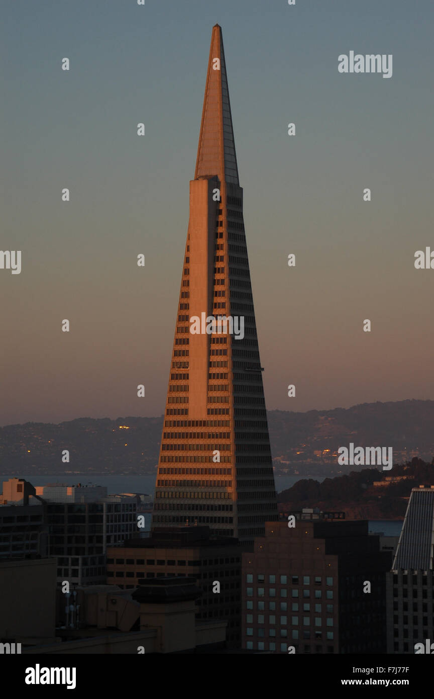 The top floors of the Transamerica Pyramid building, at dusk, in San ...