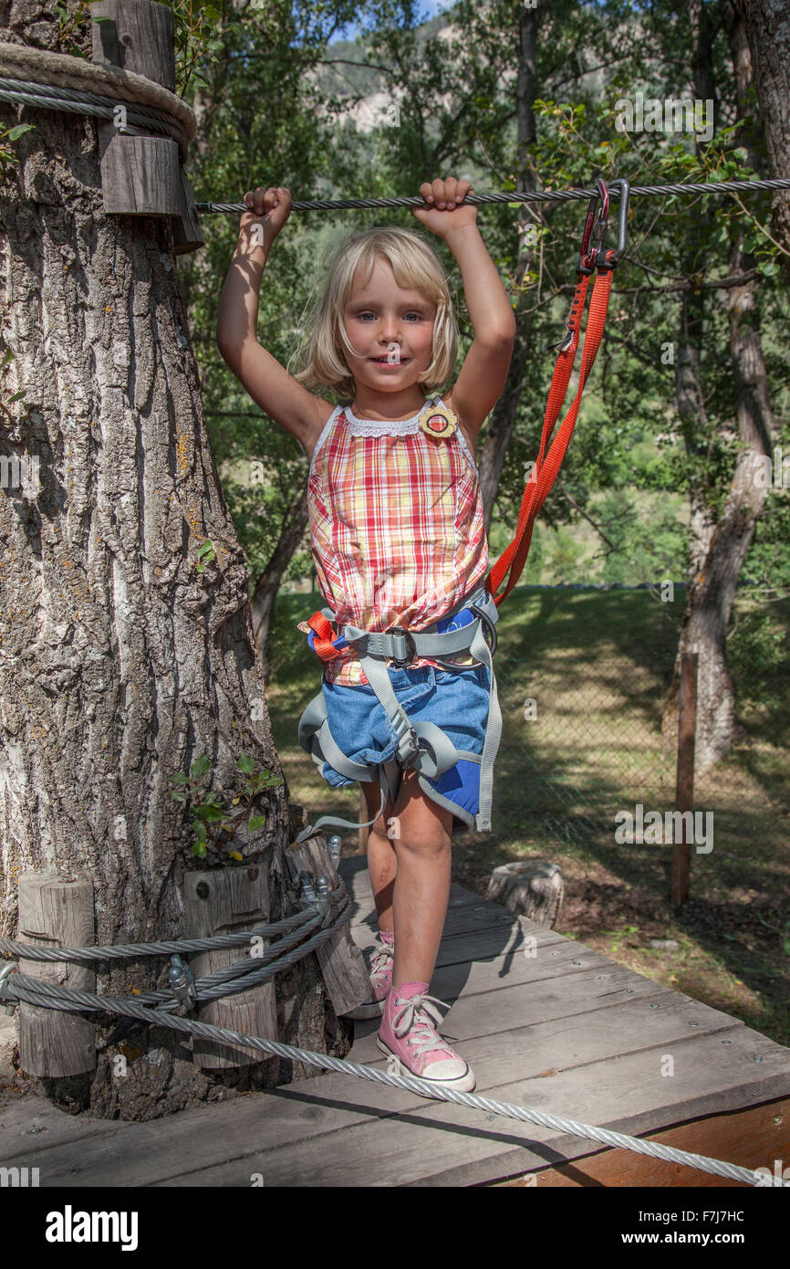Girls climbing trees hi-res stock photography and images - Alamy