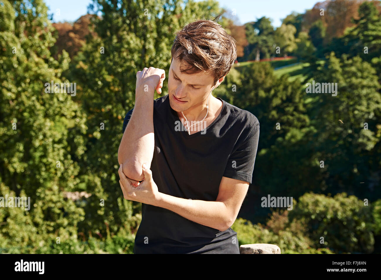 Sports elbow injuries hi-res stock photography and images - Alamy