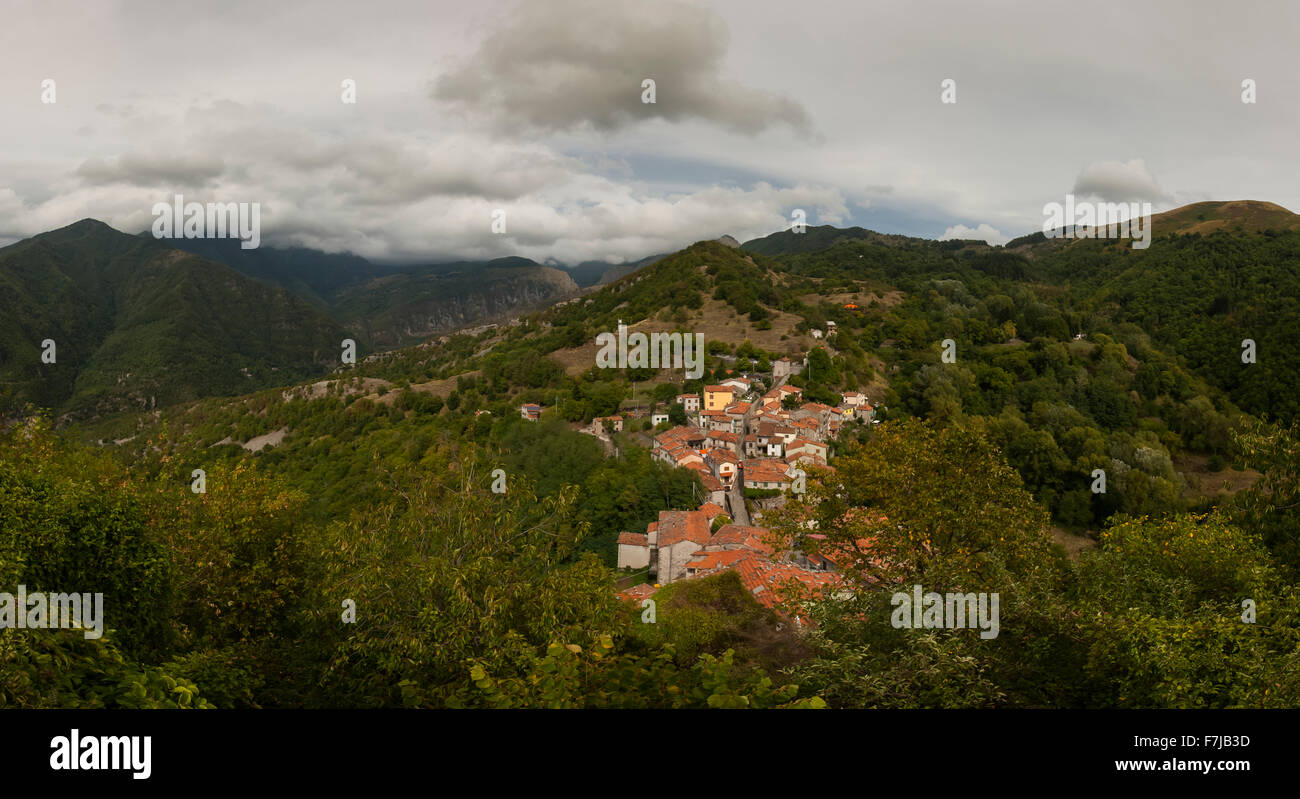 Hilltop Tuscan village of Montefegatesi in the mountains above Bagni di ...
