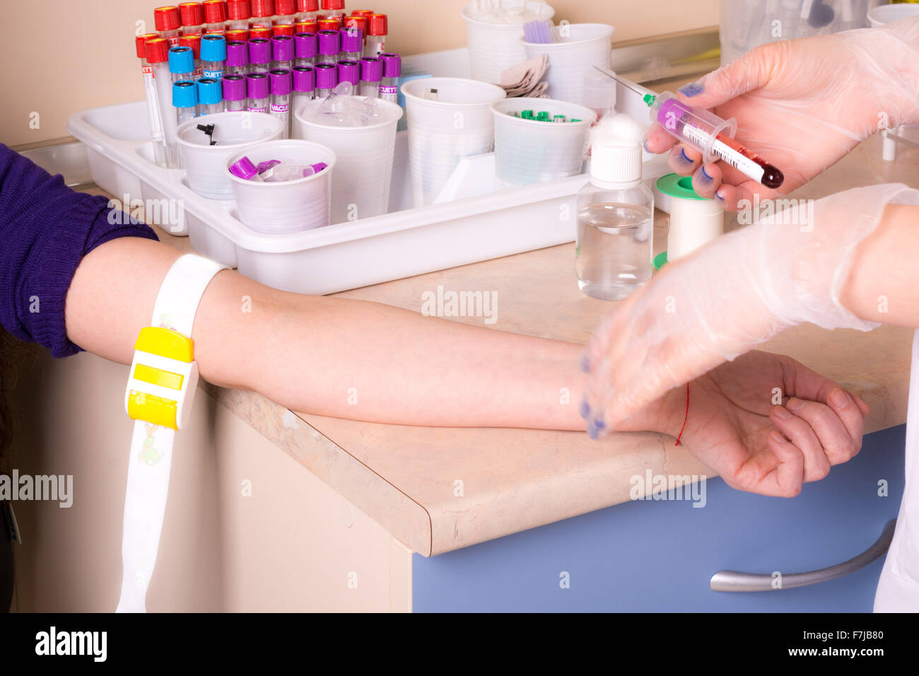 Test tube holder hi-res stock photography and images - Alamy